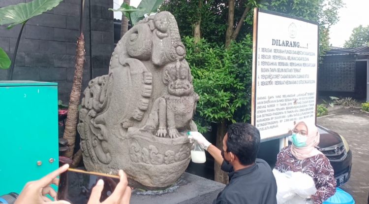 Melihat Perawatan Arca Kuno di Museum Mpu Purwa Malang || bacaini.id ...