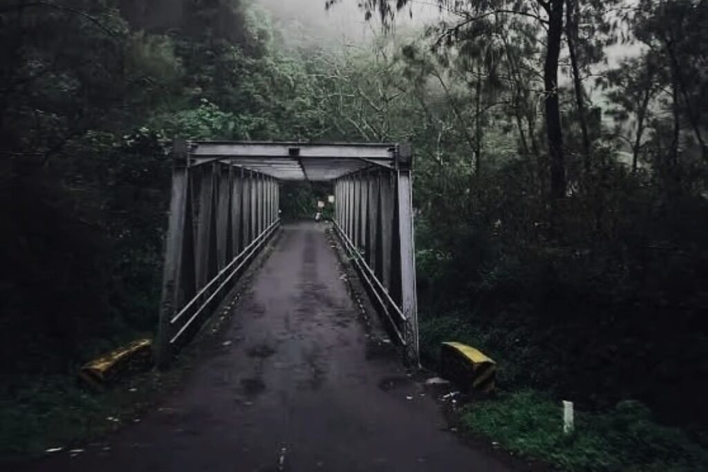 Jembatan Cangar Kembali Jadi Lokasi Bunuh Diri, Efek Werther di Medsos?